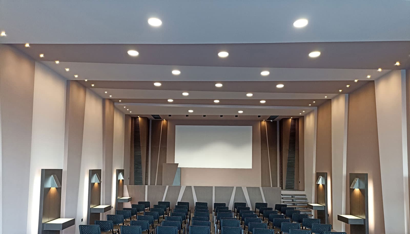 Αίθουσα σεμιναρίων στη Θεσσαλονίκη | DesignMania _Architecture ...